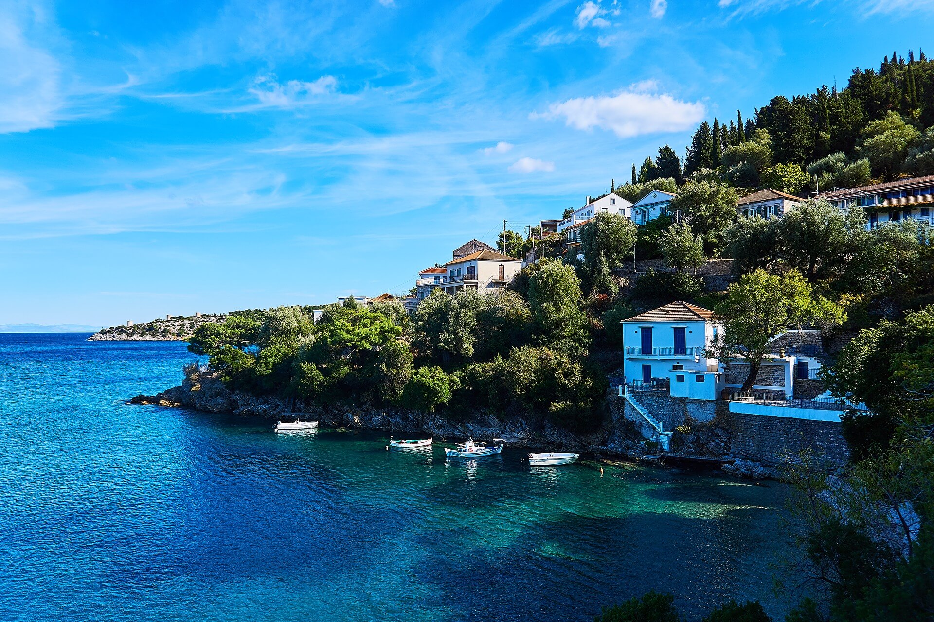 Greek Island Hopping Itinerary - The best list of Greek Islands to visit!